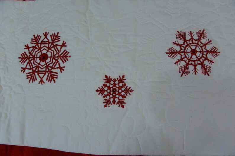 Red Winter Snowflakes Quilt - Etsy
