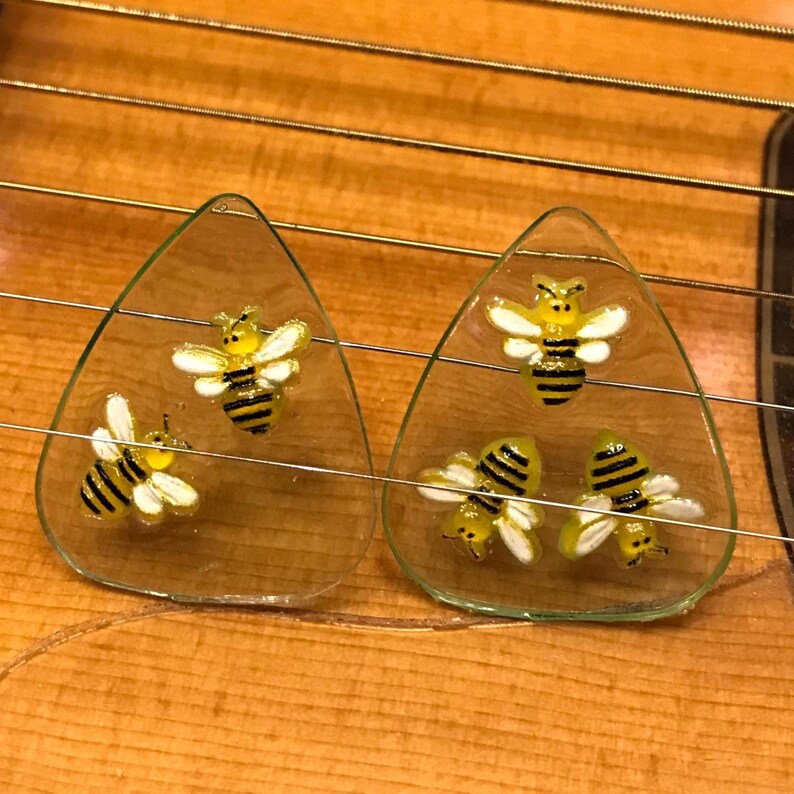 Guitar Pick Handmade Bee Art Craft Accessories Rock Guitarist Musician ...