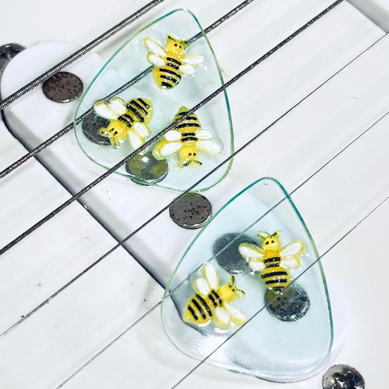 Guitar Pick Handmade Bee Art Craft Accessories Rock Guitarist Musician ...