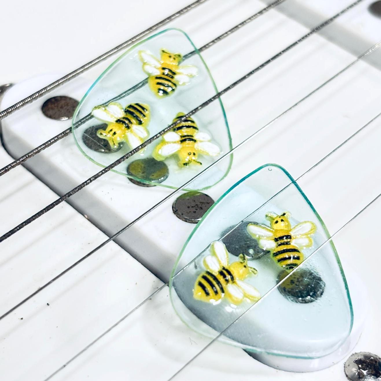 Guitar Pick Handmade Bee Art Craft Accessories Rock Guitarist Musician ...