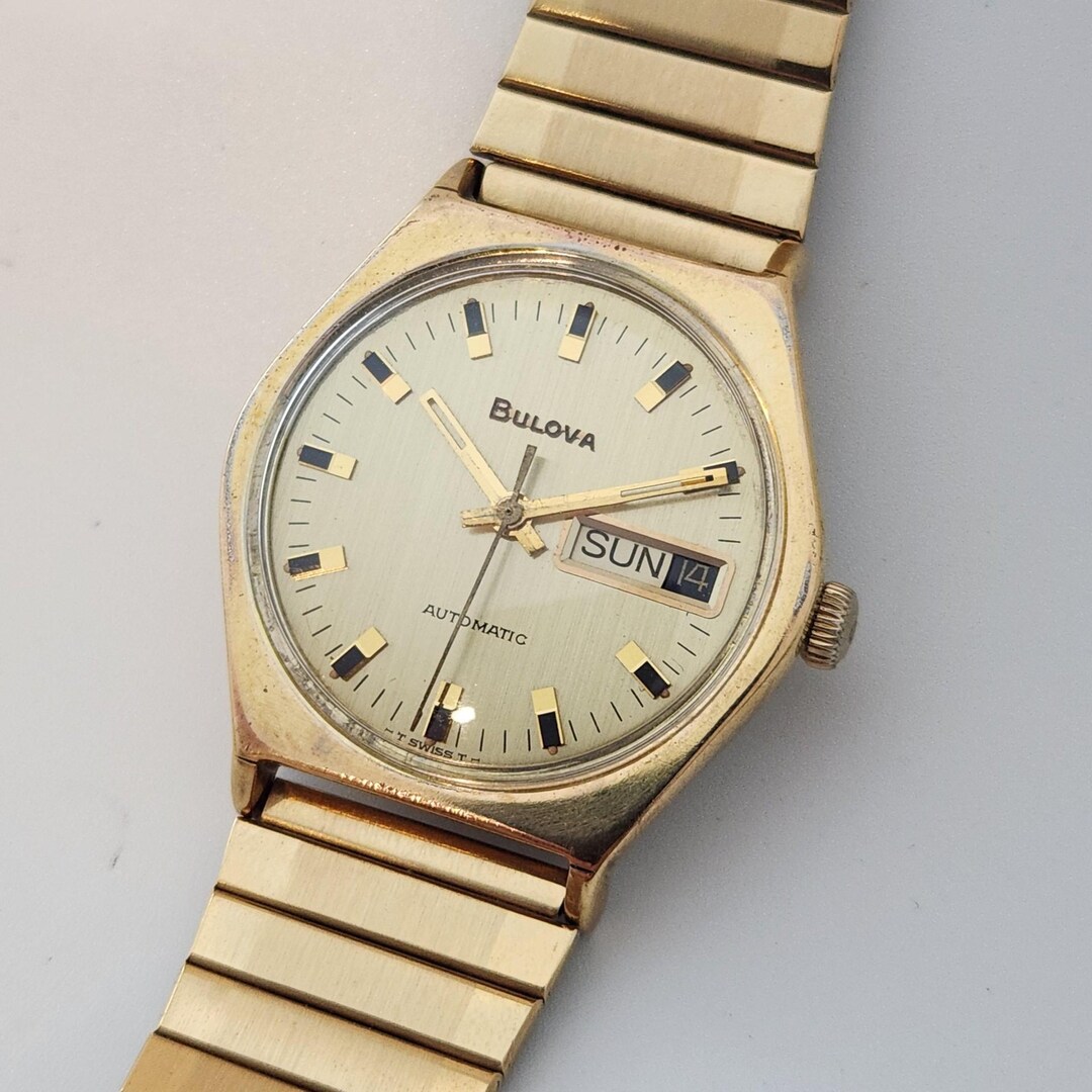 Vintage BULOVA AUTOMATIC, Swiss Made 17 Jewels, Day/date, Very Fine ...