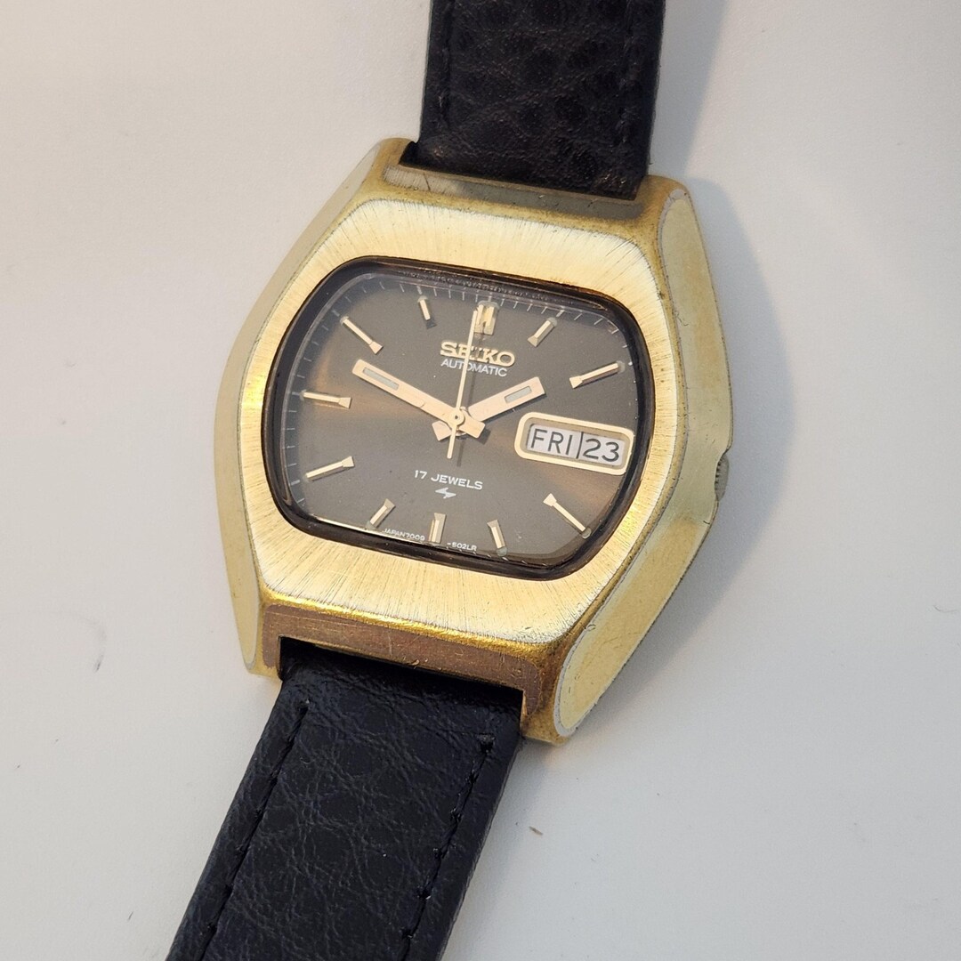 Vintage SEIKO AUTOMATIC Model 5029, Iconic TV Case Model, 17 Jewels ...