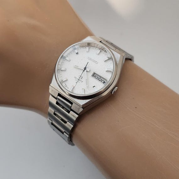 Vintage SEIKO QUARTZ 4004, Model 8139, All Stainless … - Gem