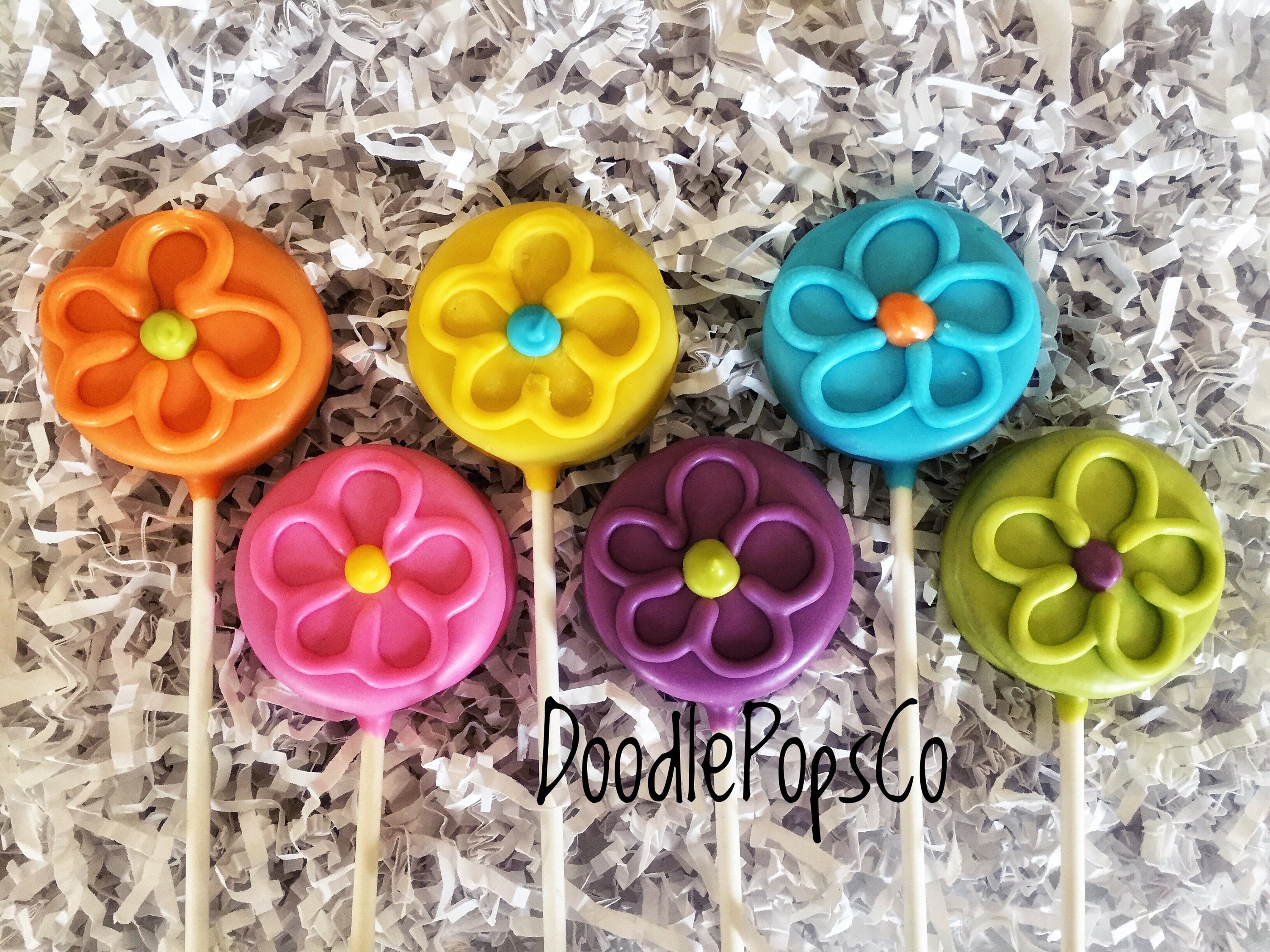Flower Oreo Cookie Pops / Birthday Party Favor / Chocolate Covered Oreo ...