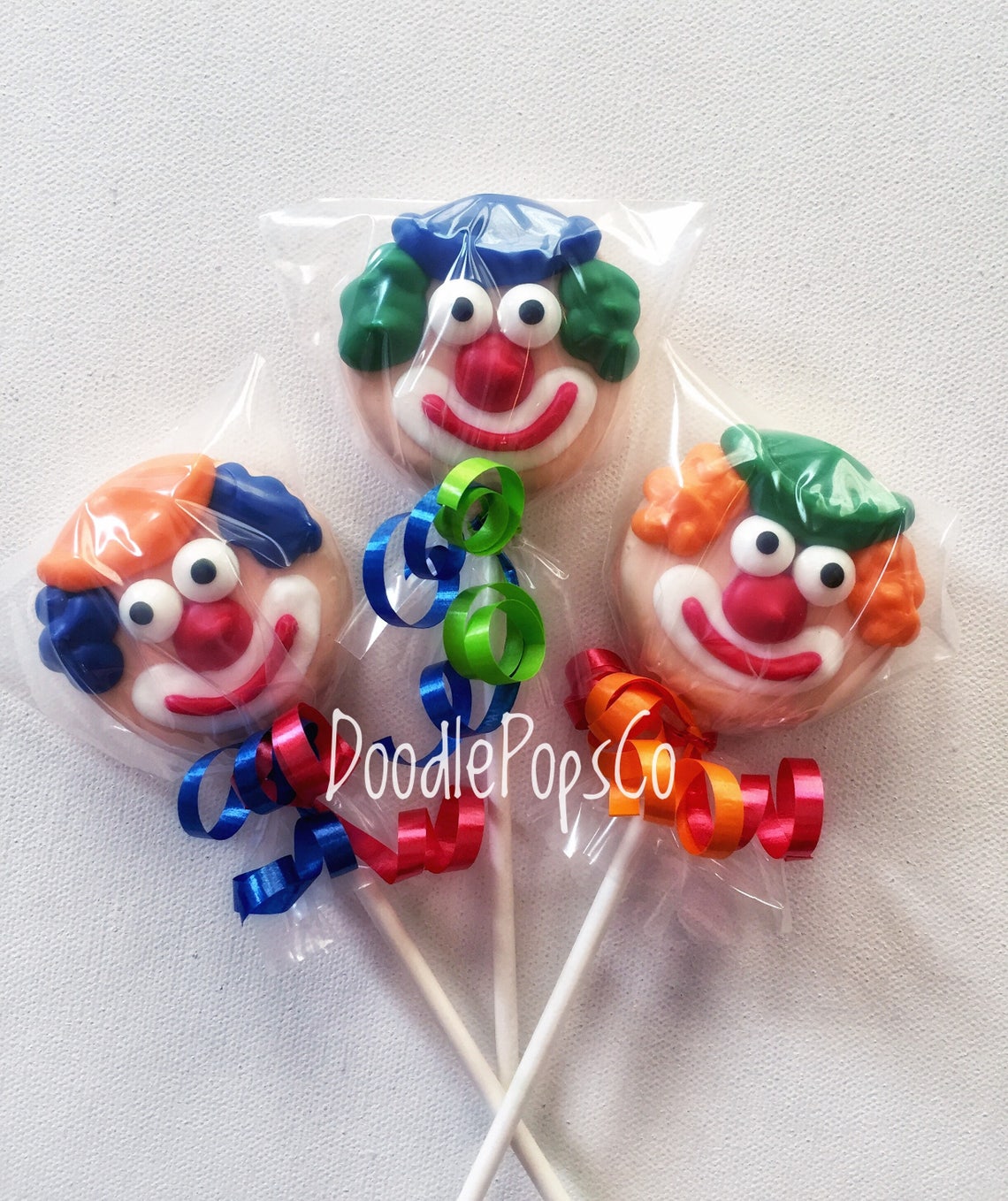 Clown Oreo Cookie Pops / Carnival Party Favor / Chocolate Covered Oreo ...