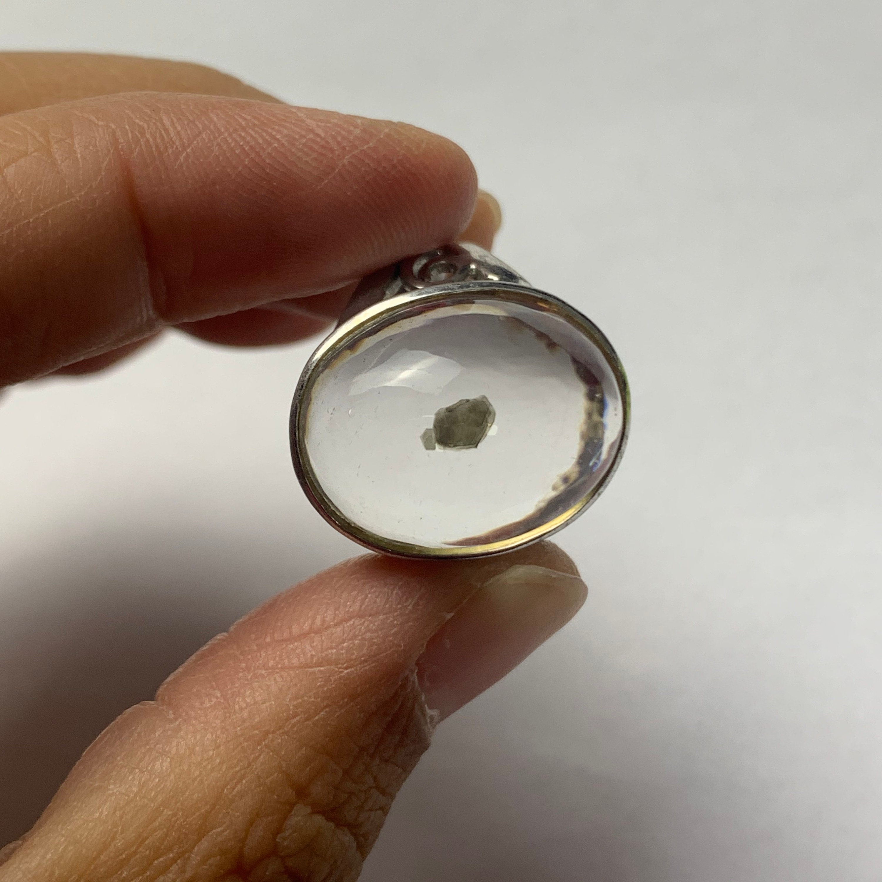 Raro cuarzo claro natural con inclusiones de mica verde | Etsy España