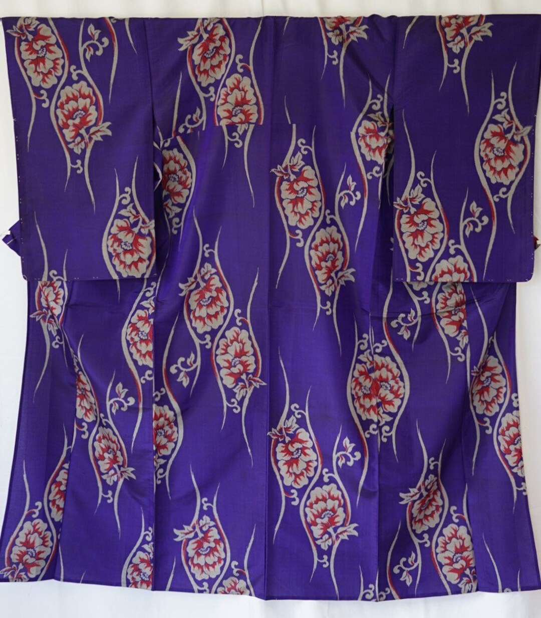 Delightful Meisen Vintage Silk Japanese Kimono, Handsewn, Feather-light ...