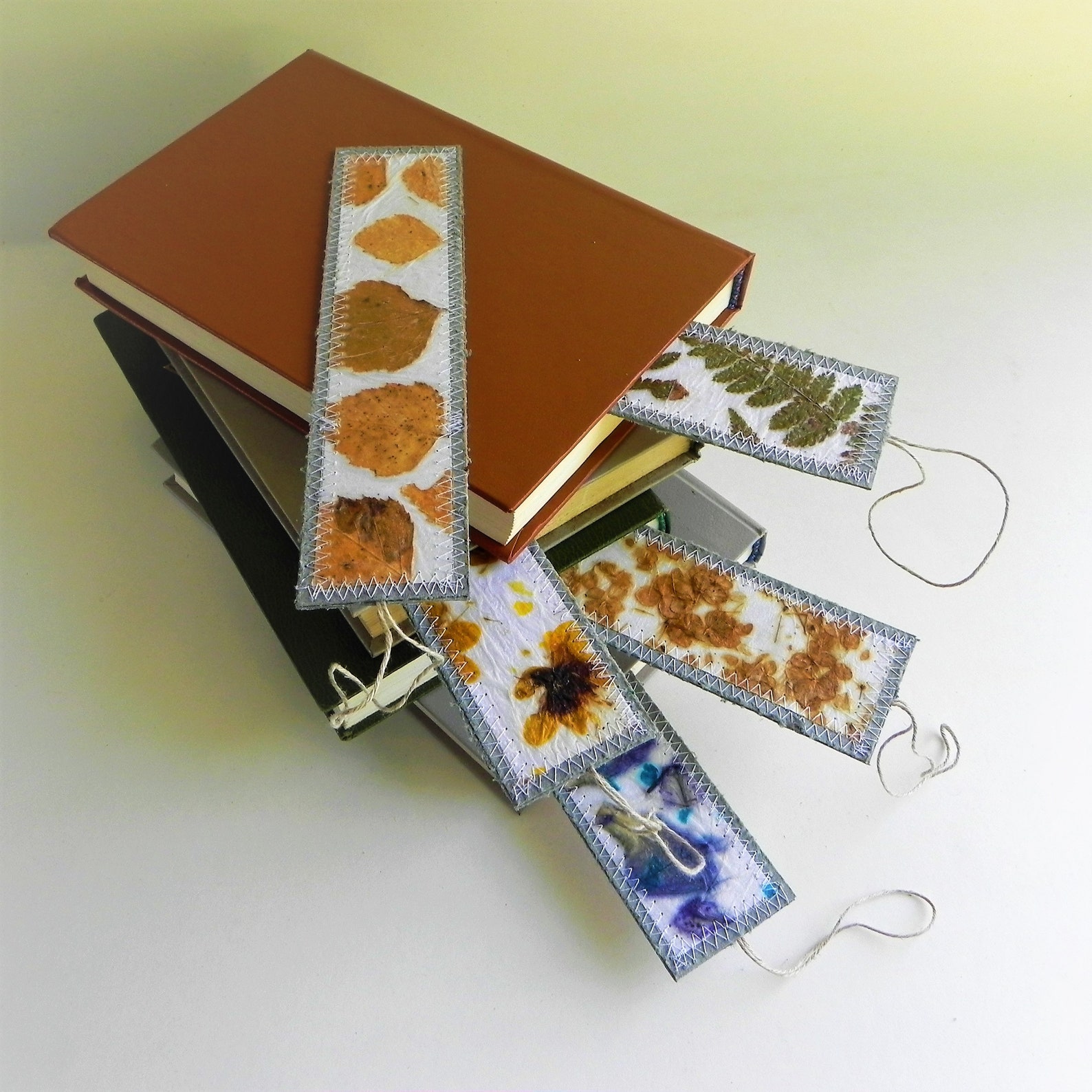 Handmade Paper Bookmark Set of 5 Unique Pressed Flower in - Etsy