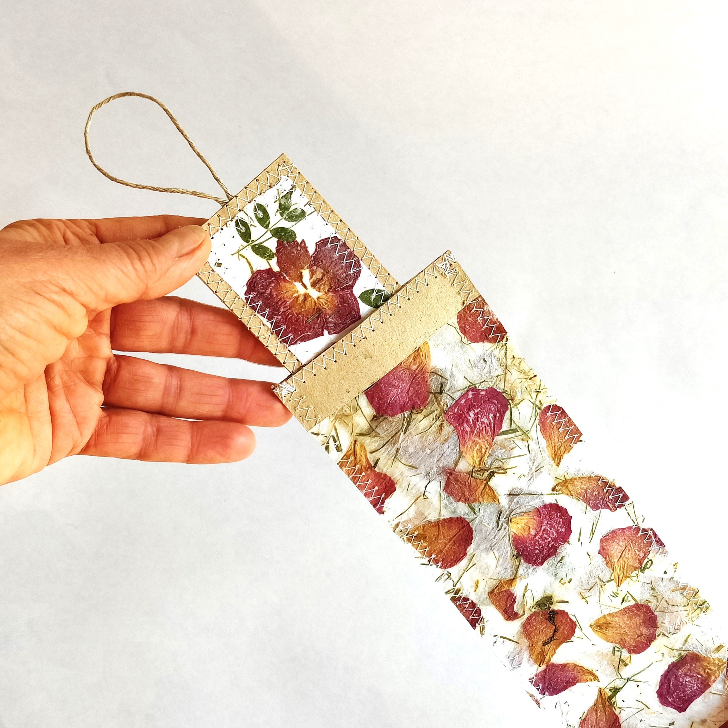 Handmade Pressed Flowers Bookmarks - Custom Gifts for Book Lovers - Etsy