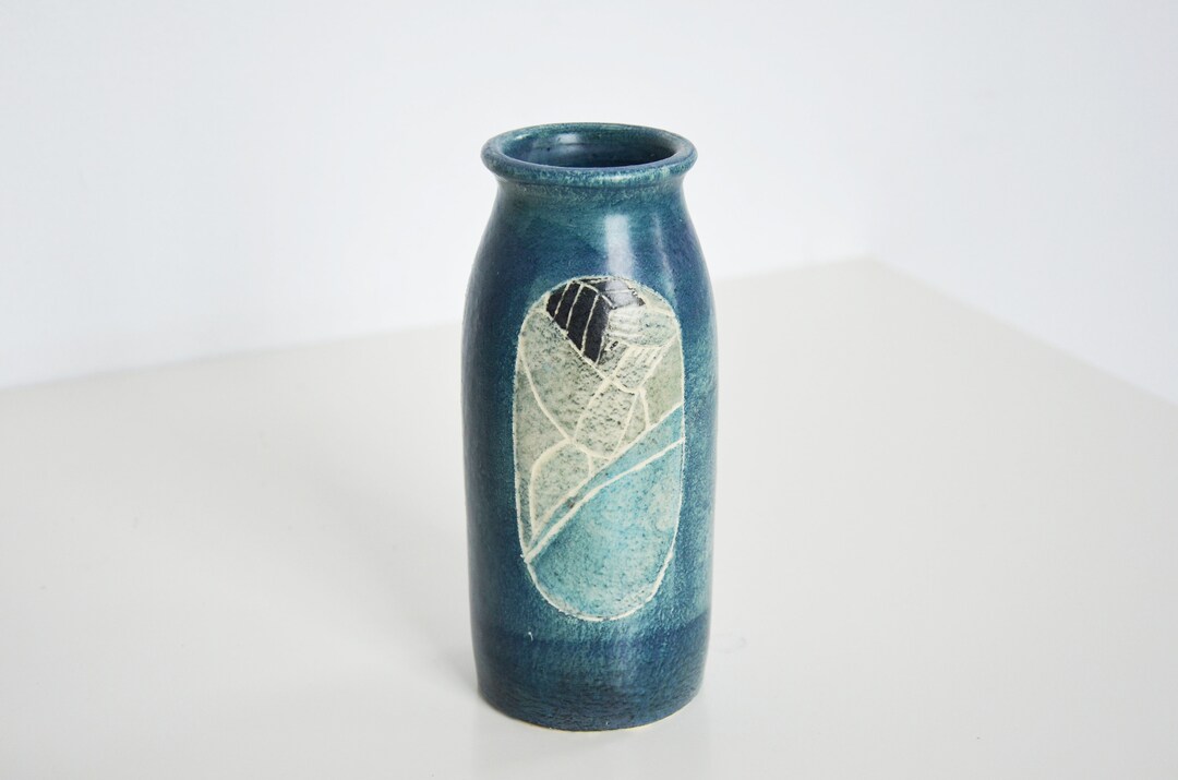 Vintage 1970s HARLANDER Figurative Canadian Studio Pottery Vase - Etsy