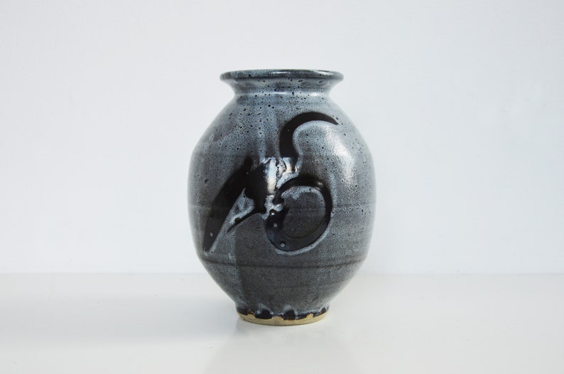 Vintage 1980s WAYNE NGAN Studio Pottery Vase With Brushwork - Etsy Canada