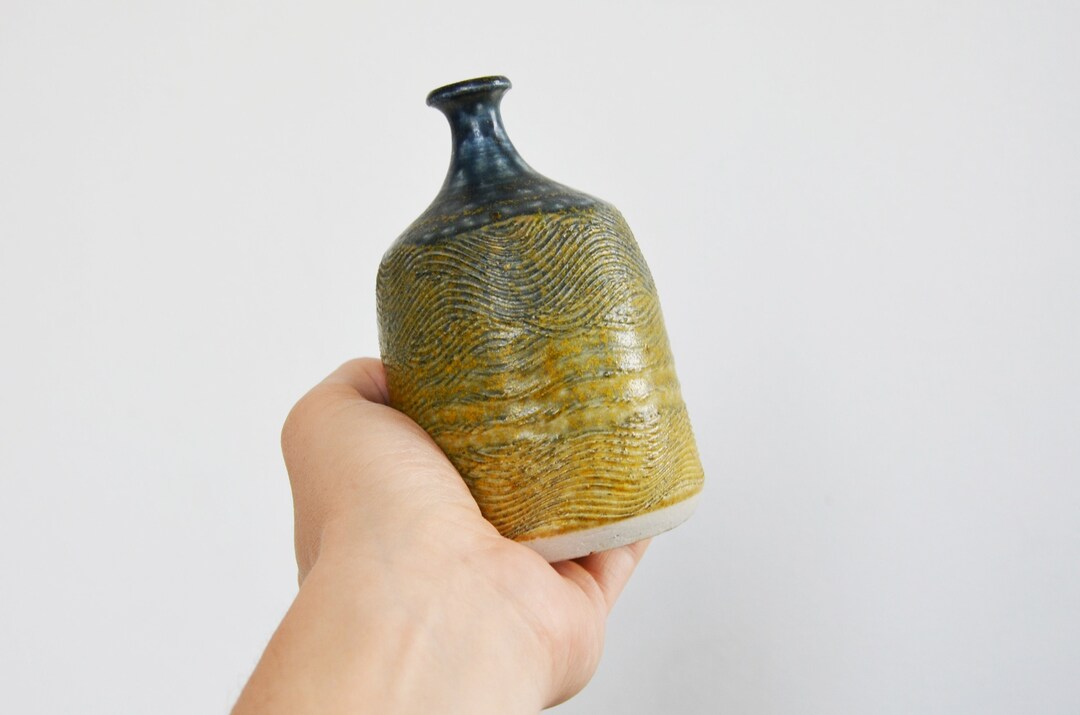 Vintage 1980s ROBIN HOPPER Combed Surface Studio Pottery Weed Pot - Etsy