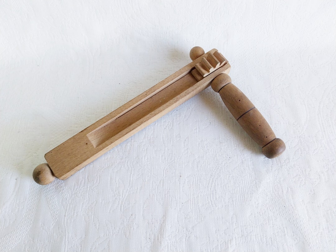 Vintage Clapper Musical Instrument, Wooden Treshchotka Percussion ...