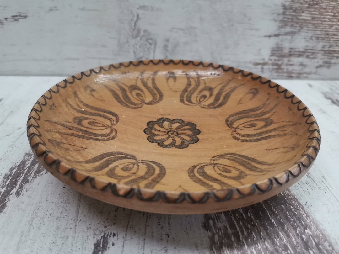 Vintage Small Wooden Plate Hand Pyrographed Decorative Plate - Etsy
