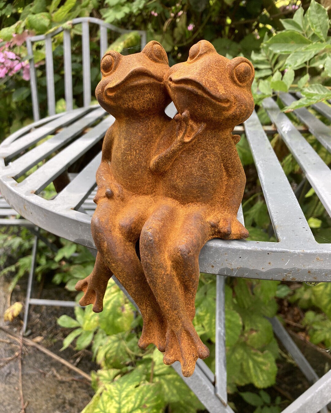 Small Rusty Cast Iron Loving Frogs (shelf Sitting) - Etsy UK