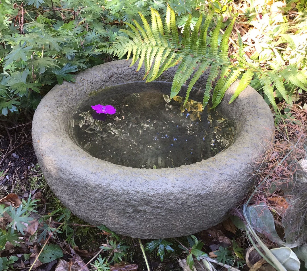 Reconstituted Stone Garden Large Old Style Rockery Bird Bath Feeder ...