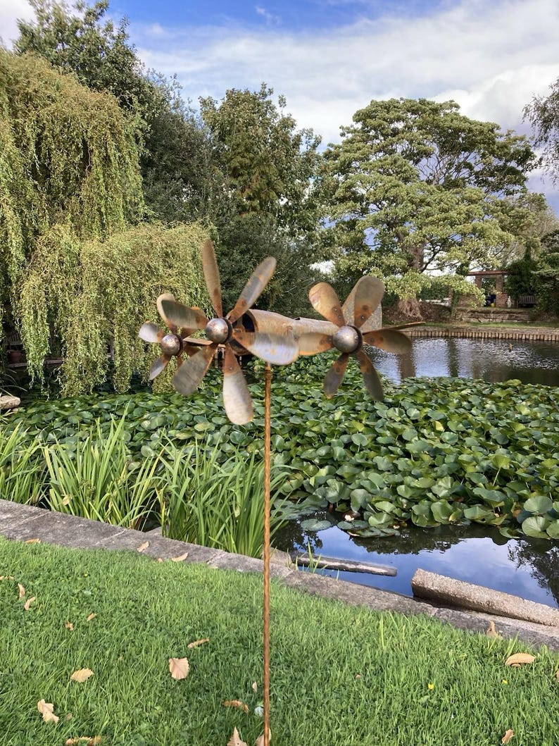 Metal Garden Rusty Aeroplane Triple Wind Spinner Flying Stake Ornament ...