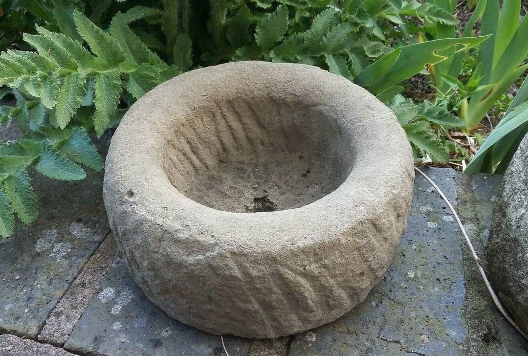 Reconstituted Stone Garden Small Circular Rustic Alpine Trough Planter ...