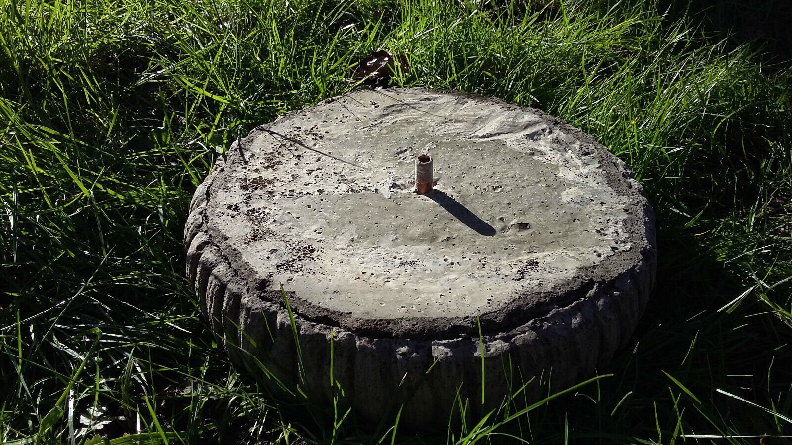 Reconstituted Stone Bird Bath Top & Sparrows / Feeder - Etsy UK