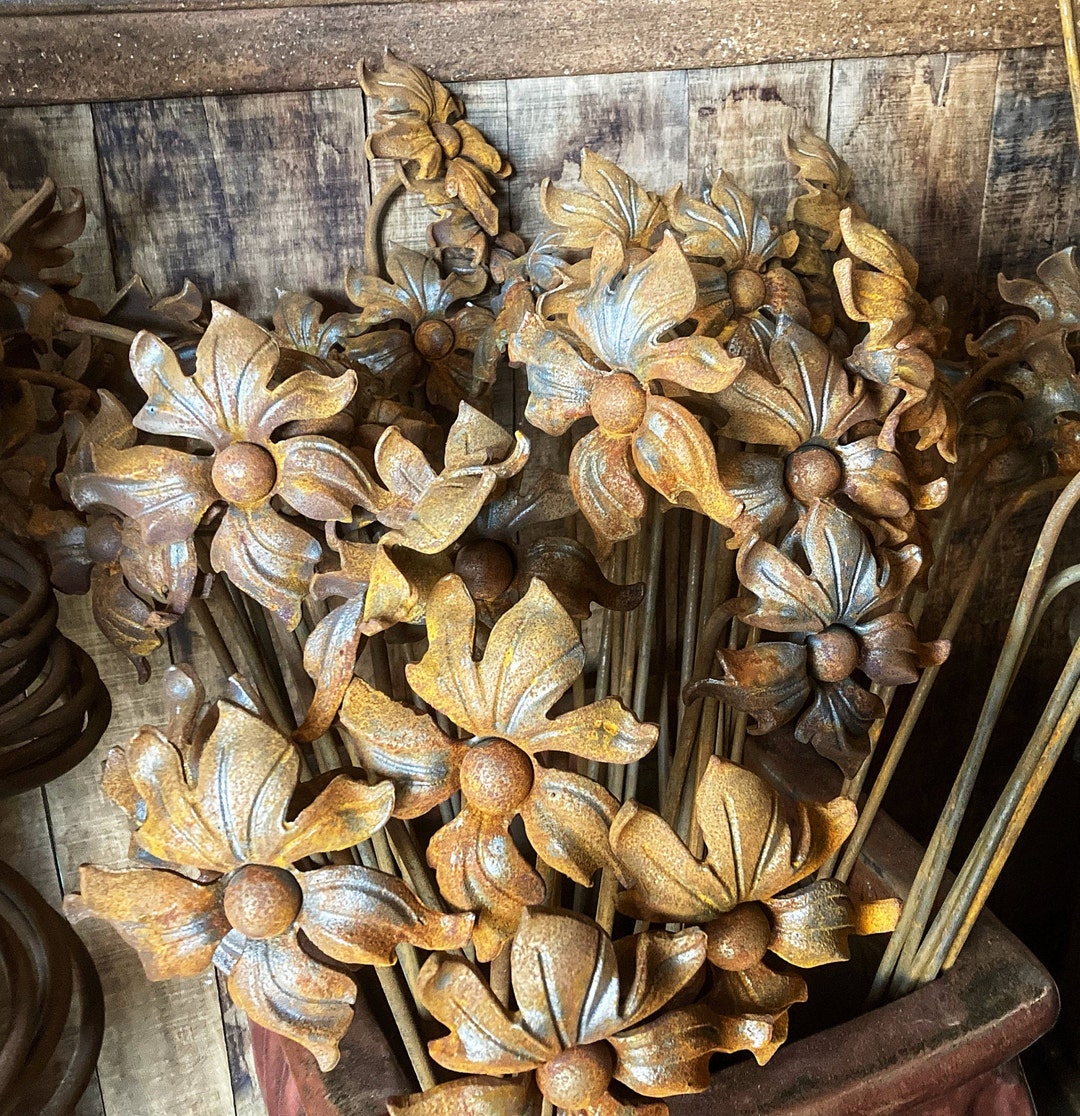 Set of 3 Rusty Metal Flower Plant Supports / Stakes Garden - Steel ...