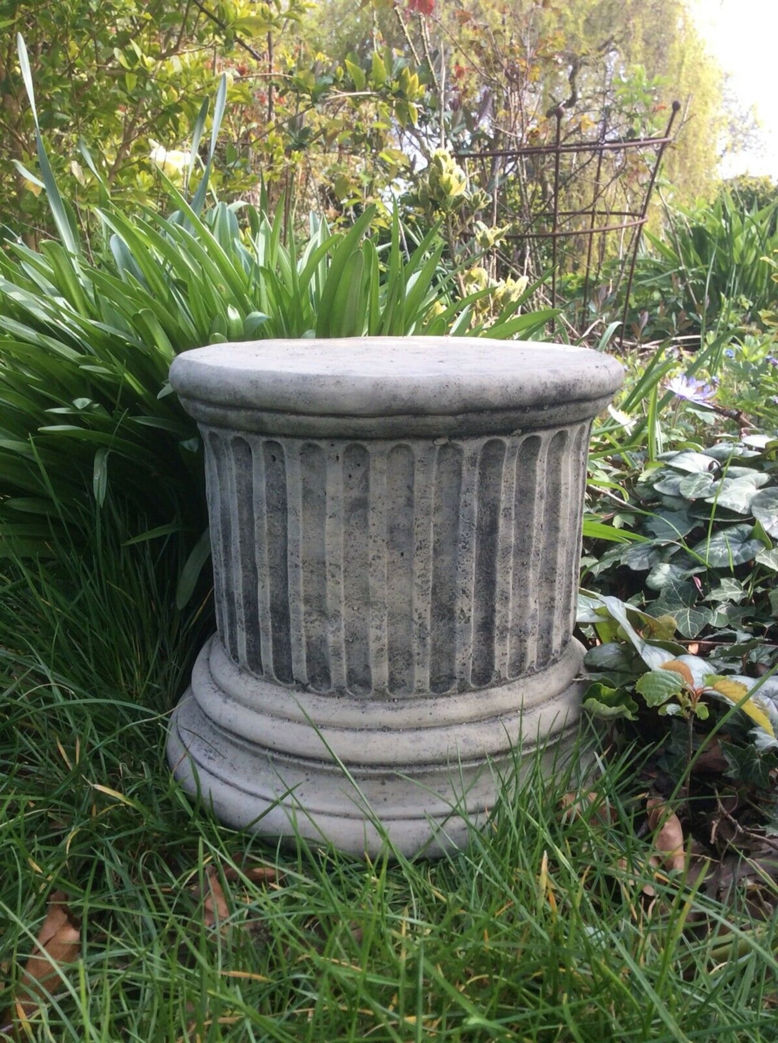Reconstituted Stone Garden Round Plinth Ornament - Etsy UK