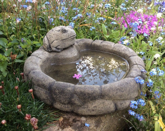Reconstituted Stone Garden Pebble Frog Bird Bath / Feeder Dish Ornament ...