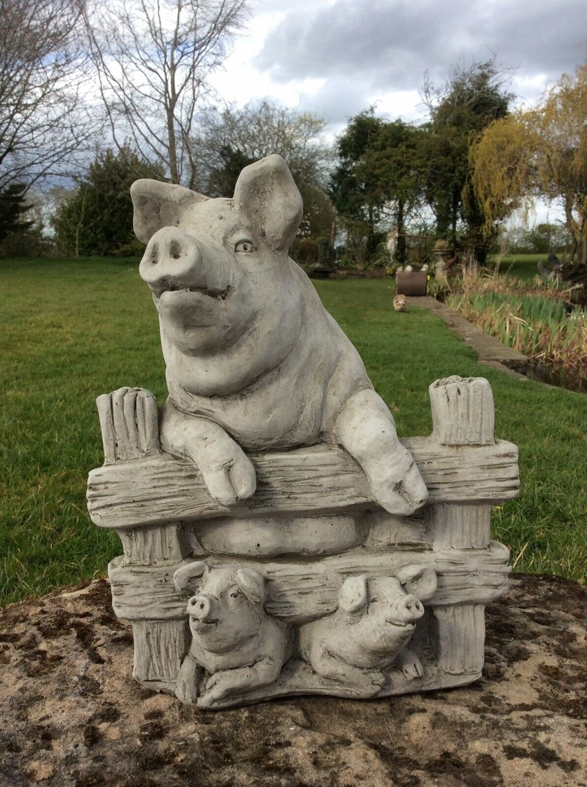 Reconstituted Stone Garden Pig and Piglets Family Statue - Etsy UK