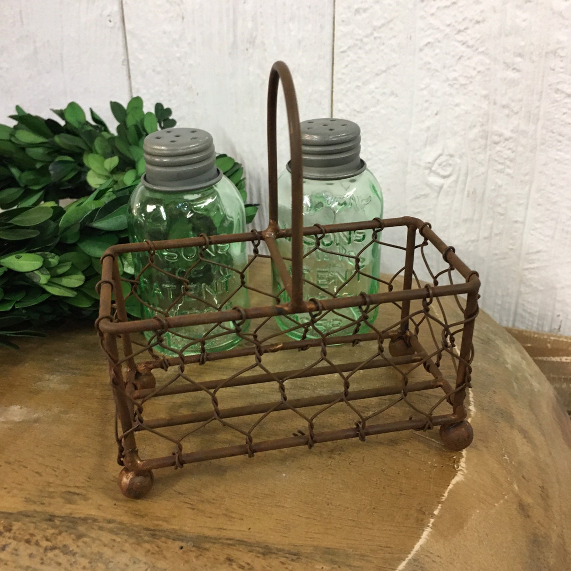 Metal Chicken Wire Caddy Glass Mason Jar Salt & Pepper Shaker Set NEW ...