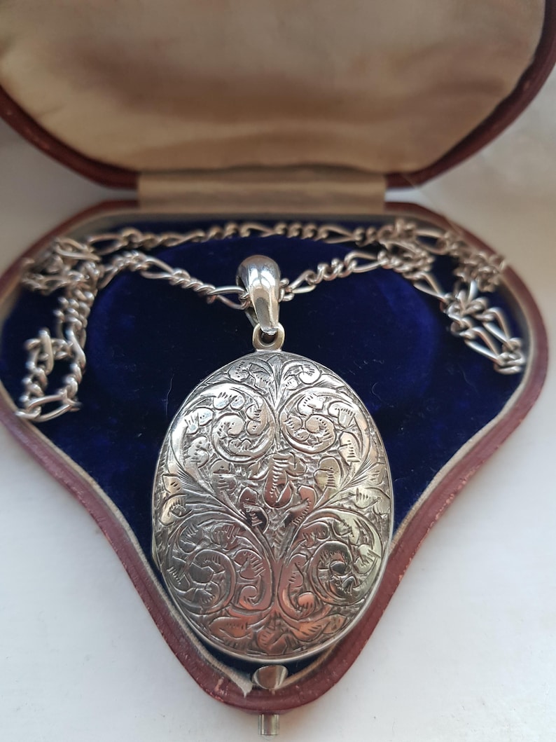 Antique Victorian Sterling Silver Locket | Antique Victorian Foliate ...