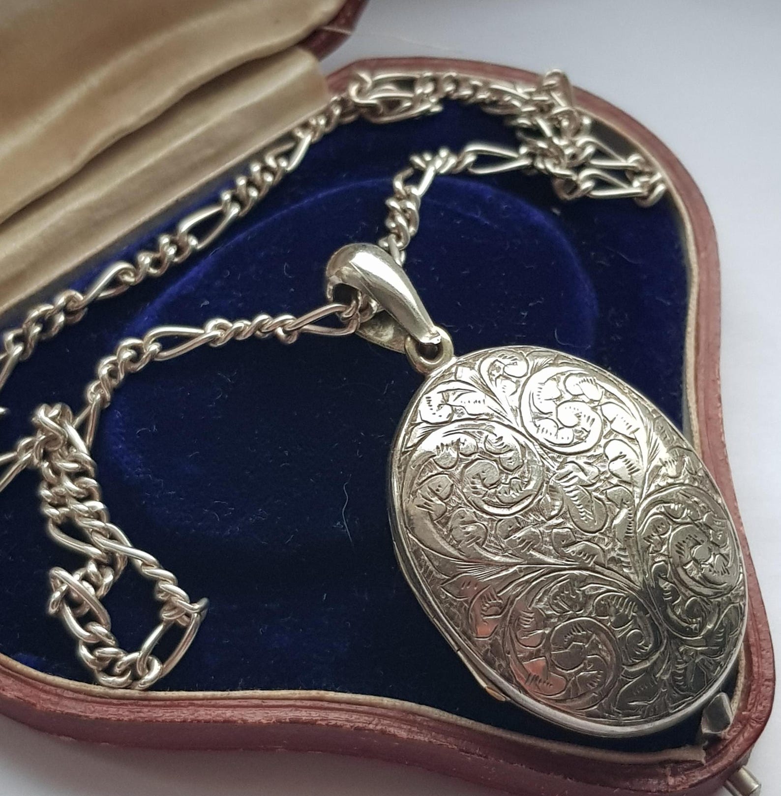 Antique Victorian Sterling Silver Locket | Antique Victorian Foliate ...