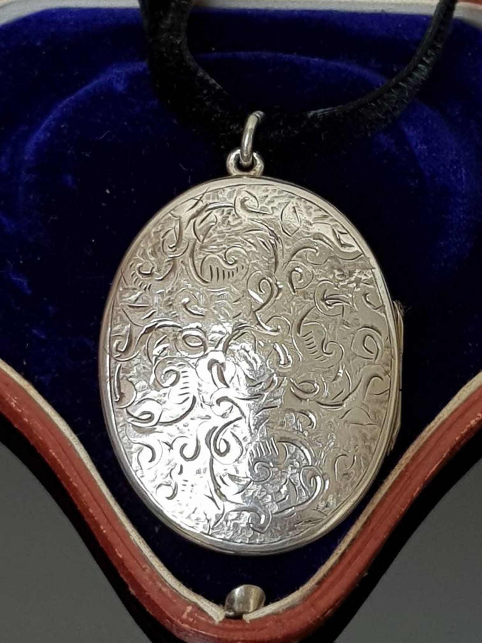 Antique Victorian Sterling Silver Large Oval Locket Necklace | Antique ...