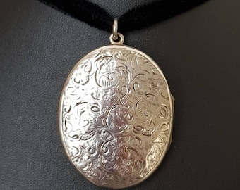 Large Oval Locket - Etsy