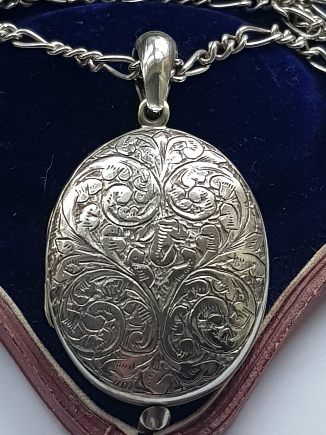 Antique Victorian Sterling Silver Locket | Antique Victorian Foliate ...