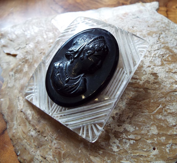 Vintage Bakelite Cameo~1940s Lucite and Bakelite Came… - Gem