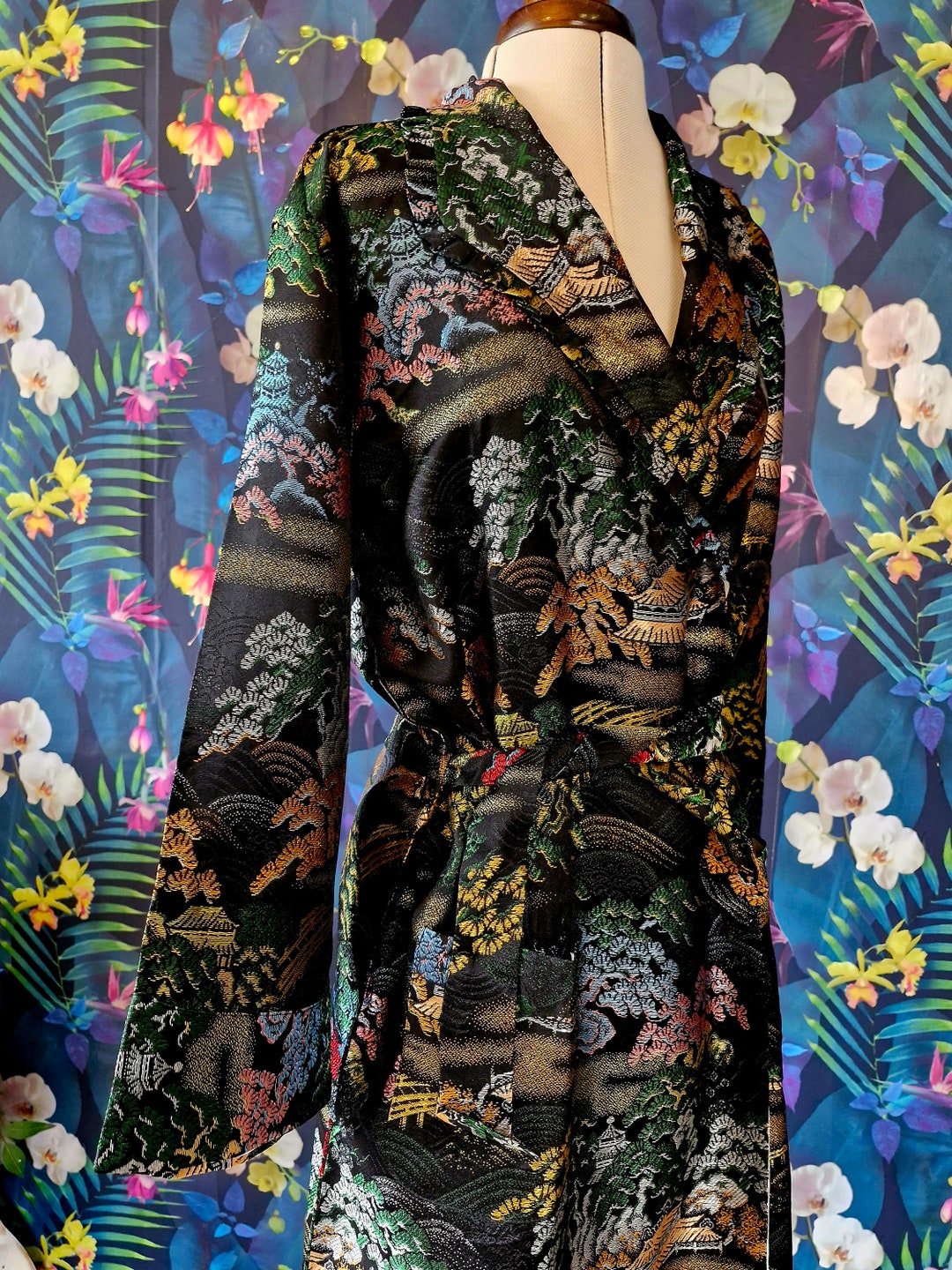 Vintage Chinese Brocade Robe-1950s Chinese Metallic Brocade Housecoat ...