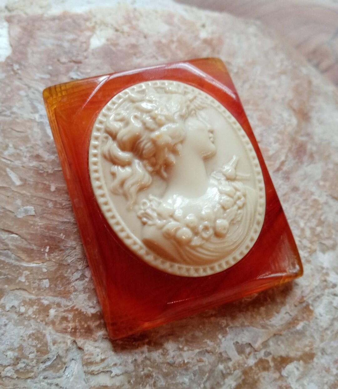 Vintage Bakelite Cameo Brooch-1930s Bakelite and Celluloid Cameo Brooch ...