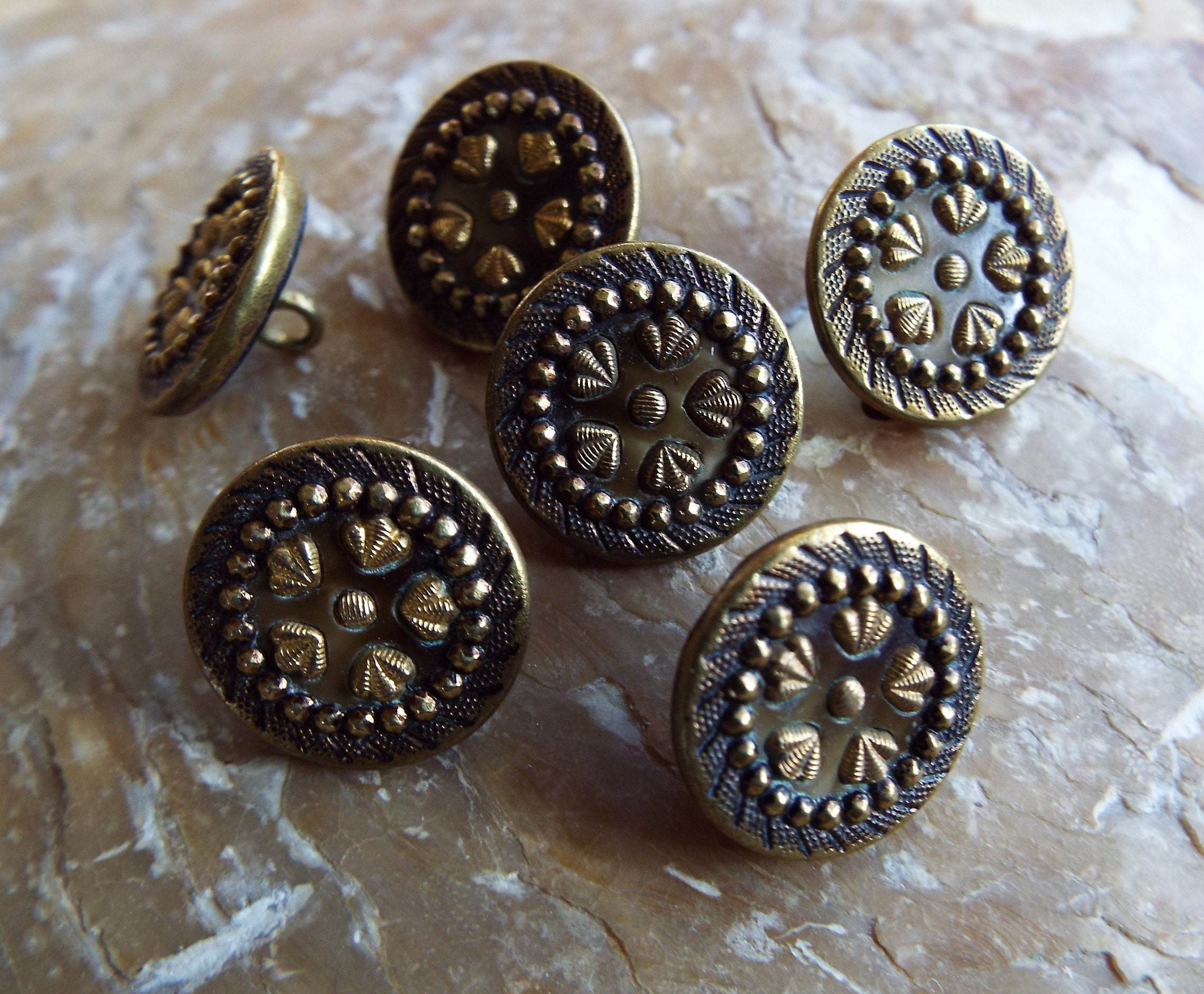 Botones antiguos de metal prensado y celuloide Botones de - Etsy España