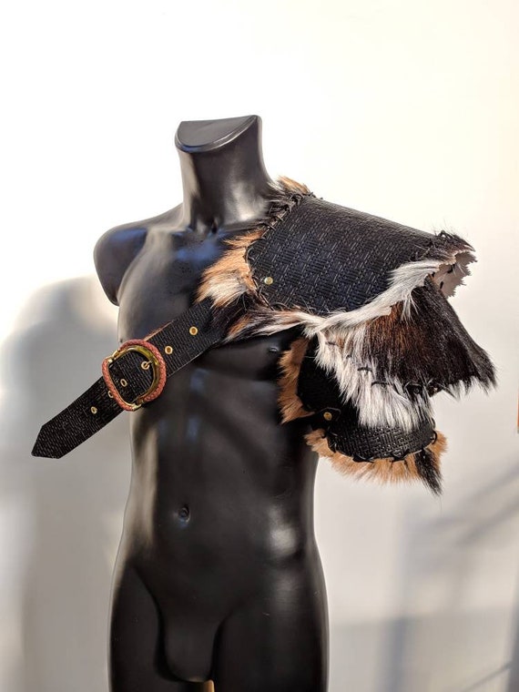 Viking Barbarian Warrior Pauldron - Etsy
