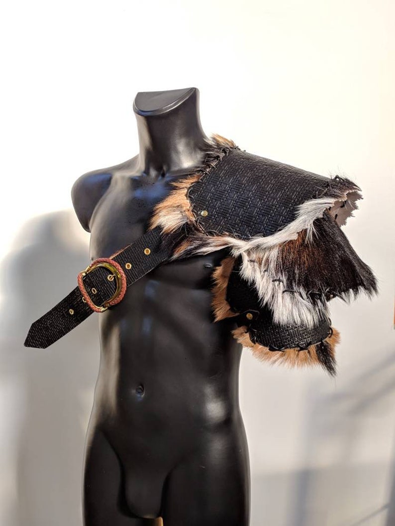 Viking Barbarian Warrior Pauldron - Etsy
