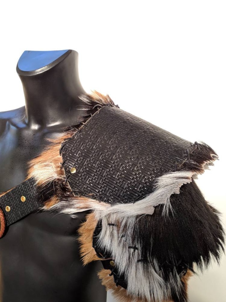 Viking Barbarian Warrior Pauldron - Etsy