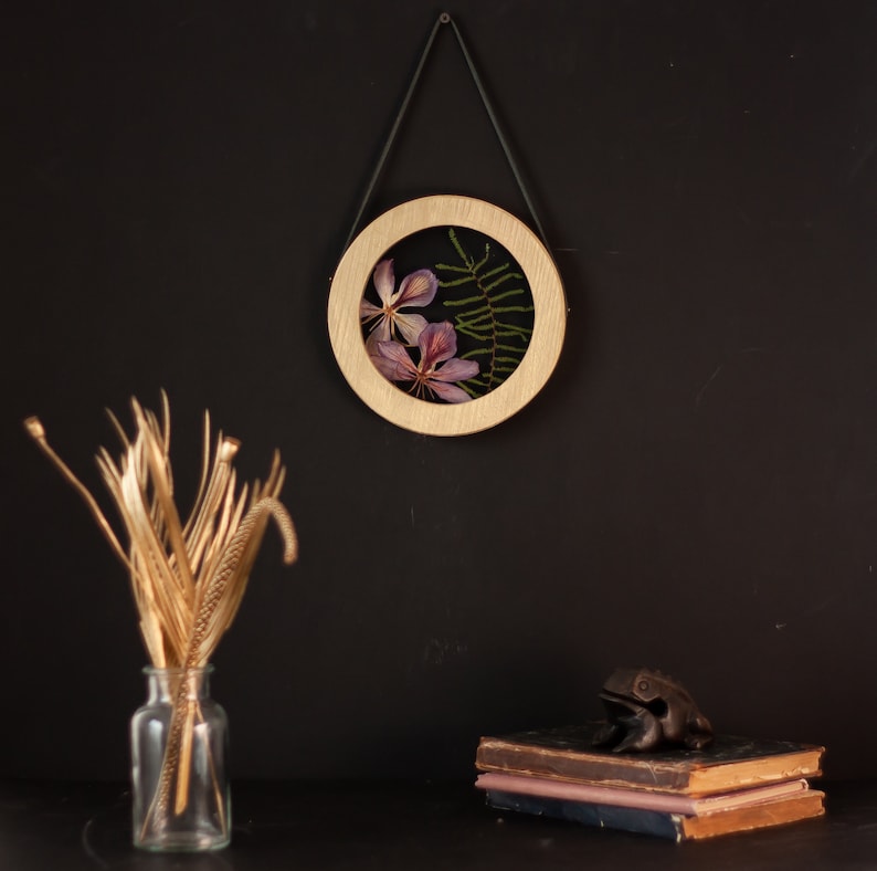 Real Botanicals Framed in Round Wooden Frame 8 Pressed - Etsy UK