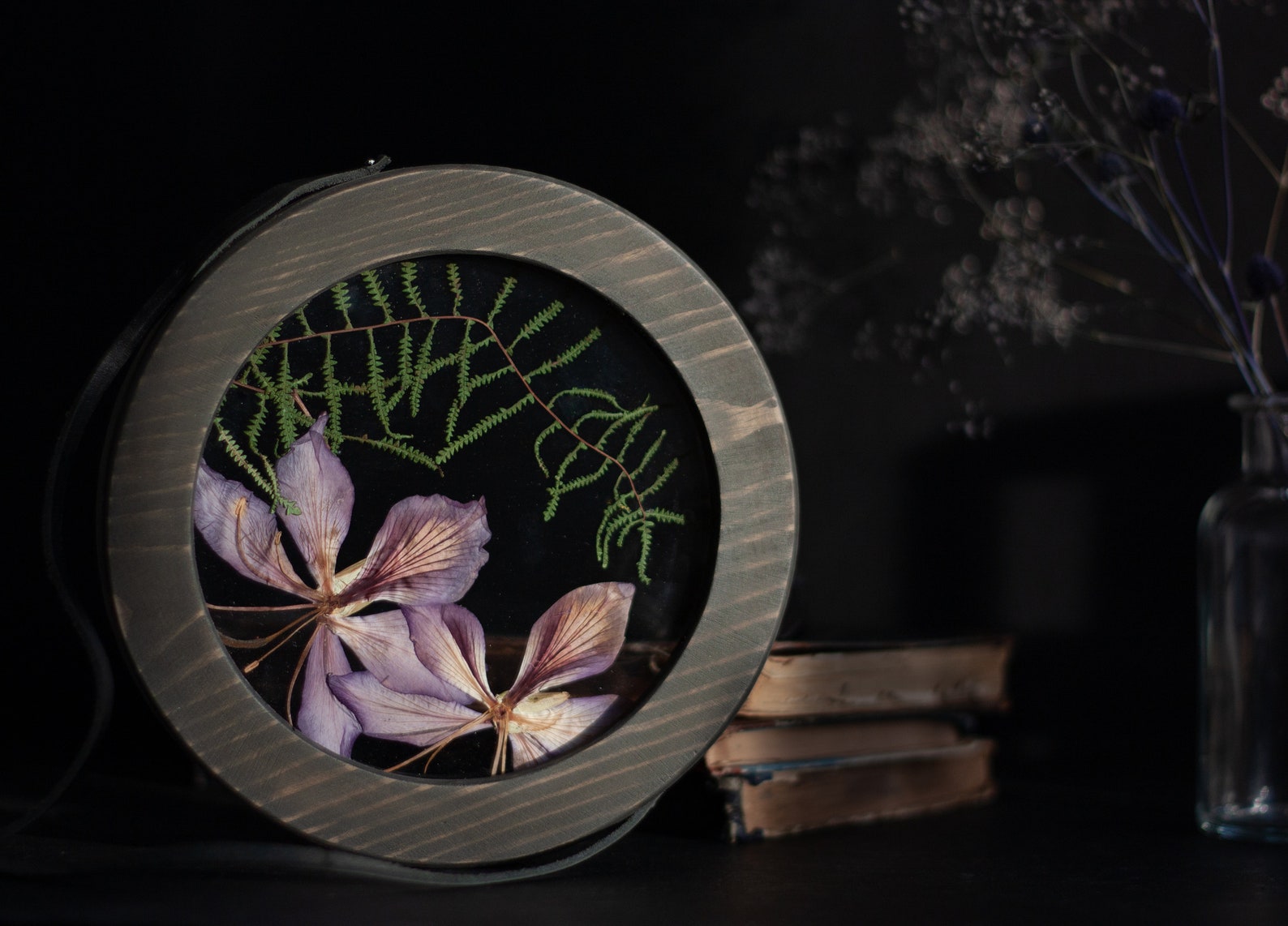 Real Botanicals Framed in Round Wooden Frame 8 Pressed | Etsy UK