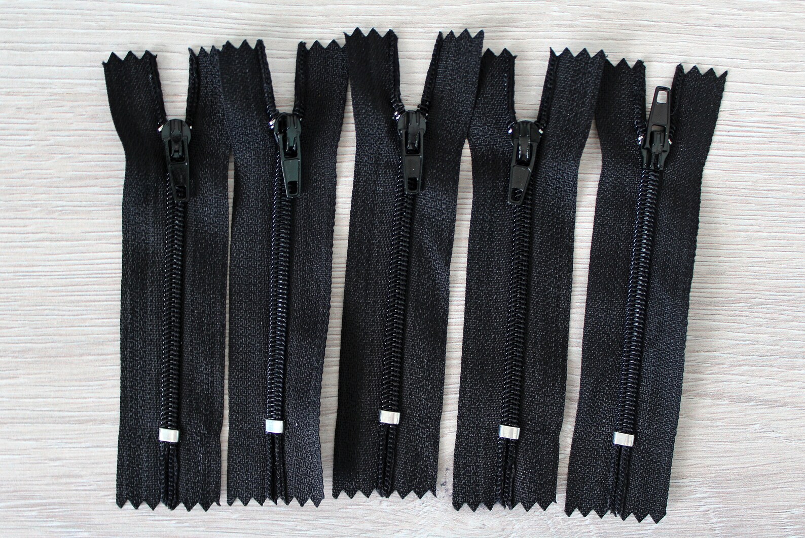 Small Zippers for Craft and Doll Clothes. Set of 5 Mini Zippers. 7cm, 3 ...