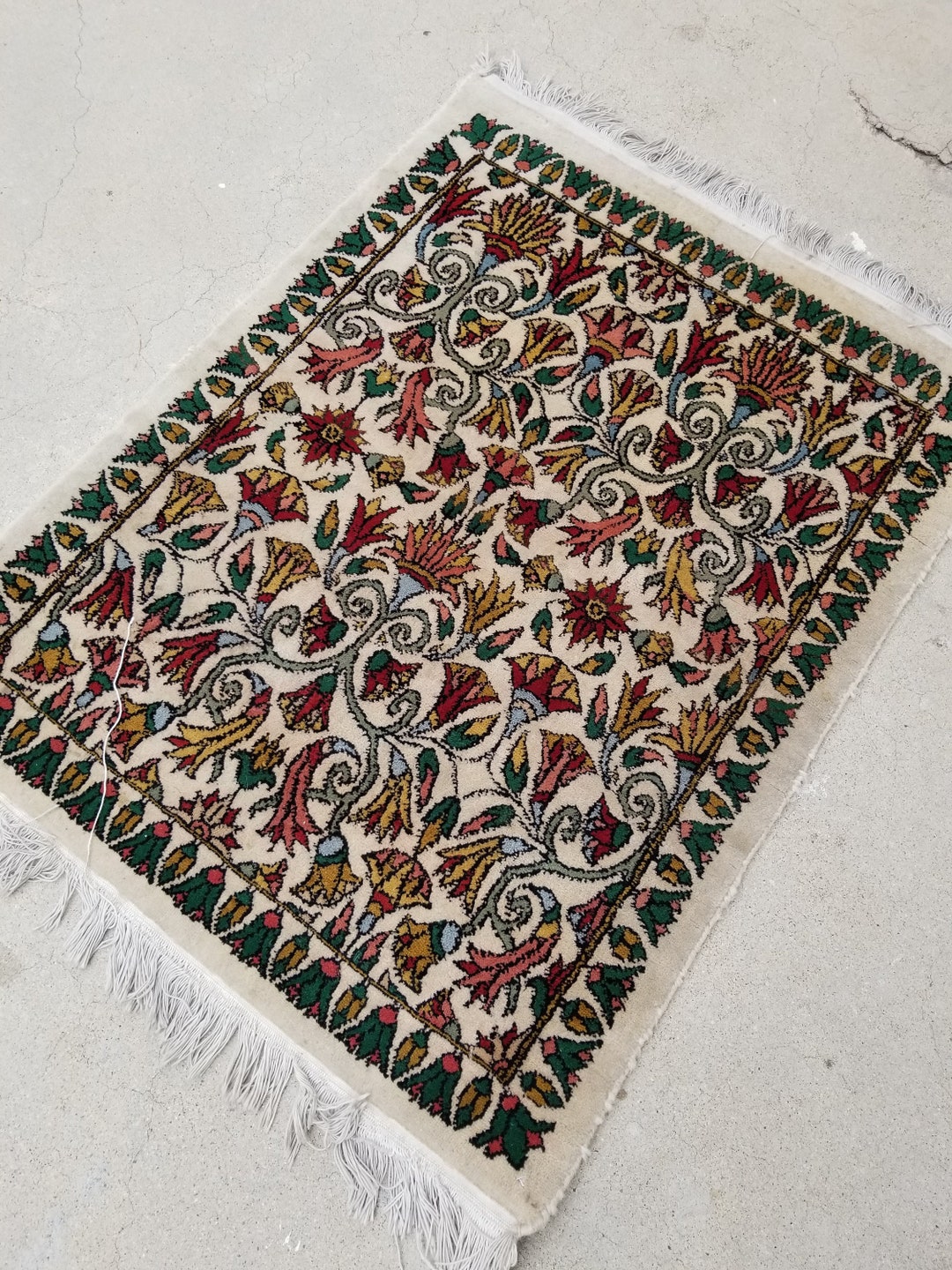 2'4 X 3'1 Vintage Scatter Rug / Small Vintage Rug / Floral Wool Rug ...