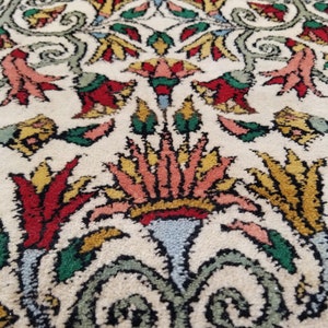 2'4 X 3'1 Vintage Scatter Rug / Small Vintage Rug / Floral Wool Rug ...