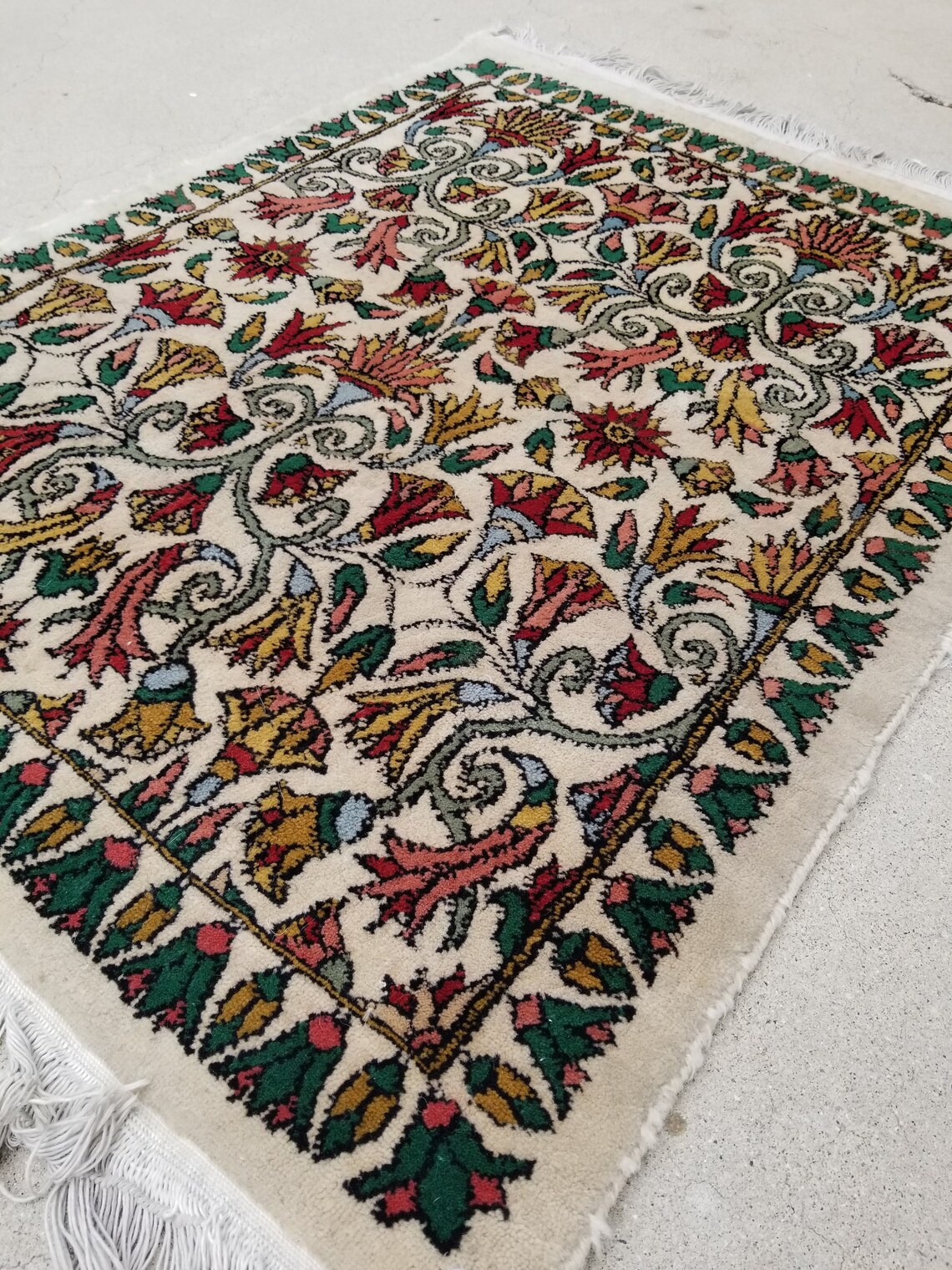 2'4 X 3'1 Vintage Scatter Rug / Small Vintage Rug / - Etsy