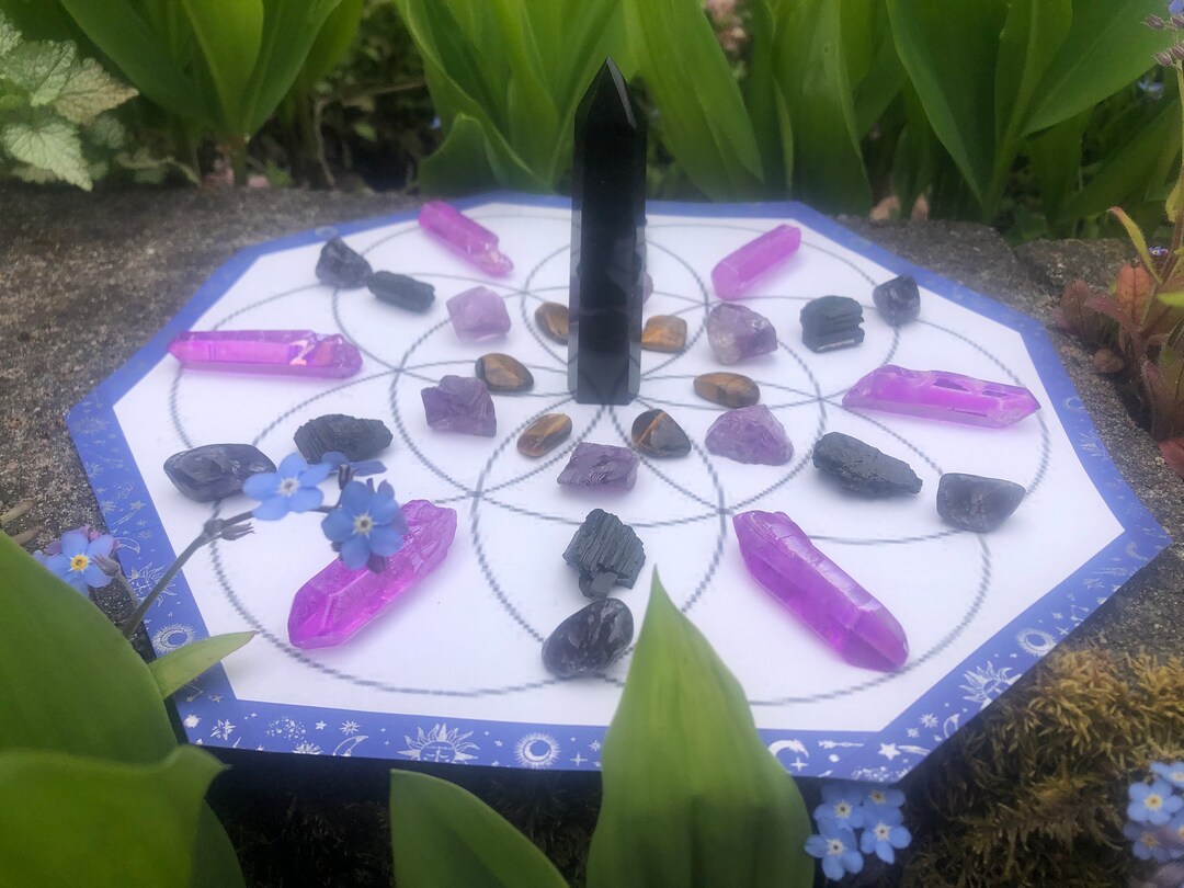 31 Pc Grounding and Psychic Strength Crystal Grid Set - Etsy