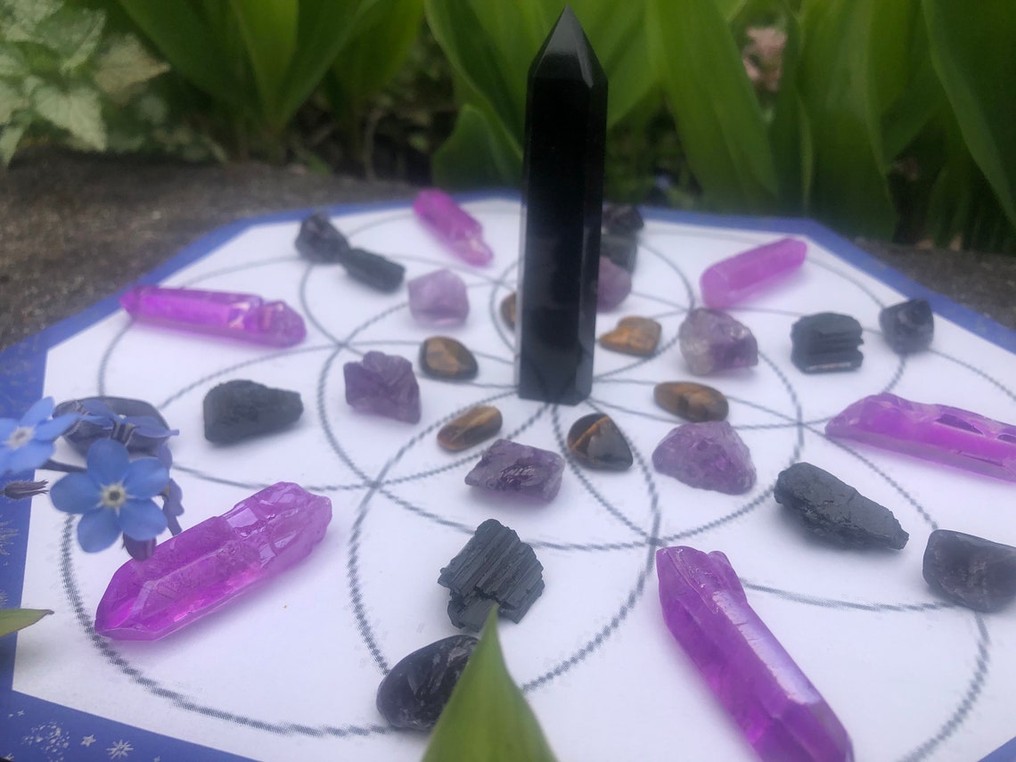 31 Pc Grounding and Psychic Strength Crystal Grid Set - Etsy