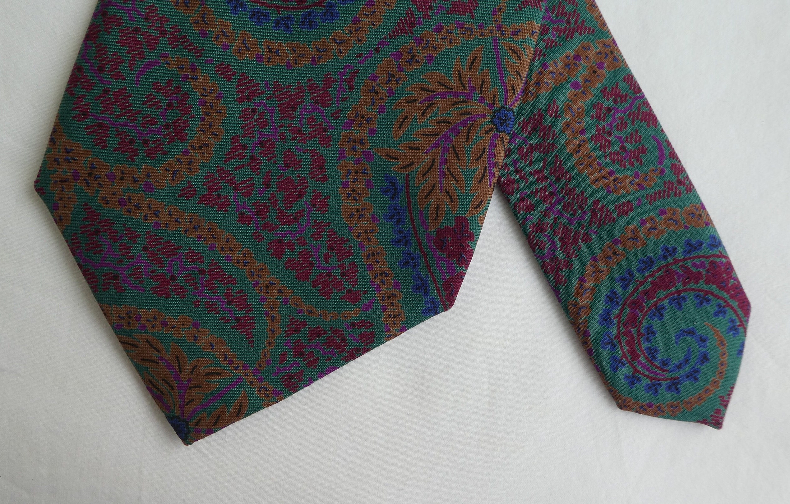 Corbata de seda vintage Yves Saint Laurent, París. Corbata de cuello de ...