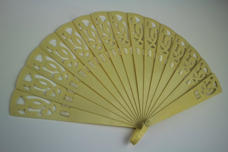 Vintage Ladies Folding Fan Plastic Fan Vintage Fashion - Etsy